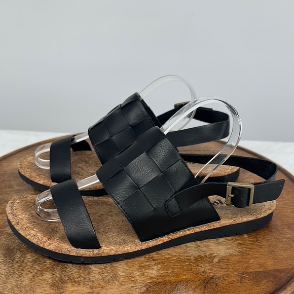 Kork-Ease | Shoes | Korks Sandals Wm 9 M Black Faux Vegan Leather ...